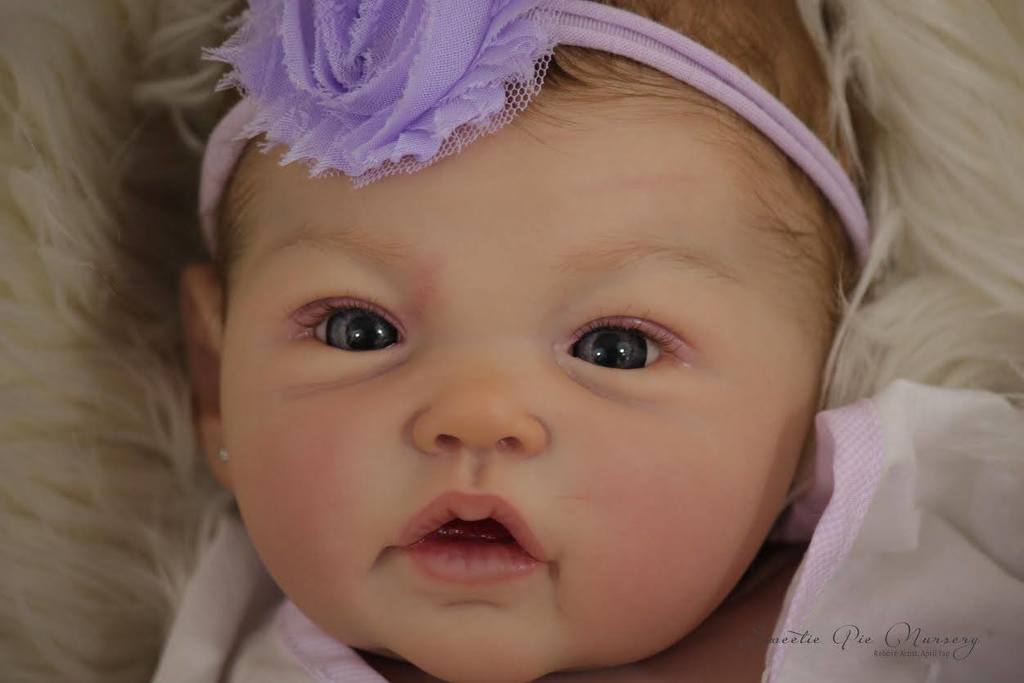 Adeline by Ping Lau (50-51 cm) – Reborn in Denmark ApS